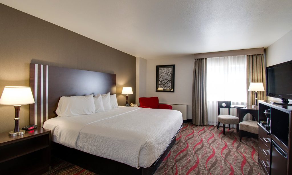 Hotel - Seven Feathers Casino